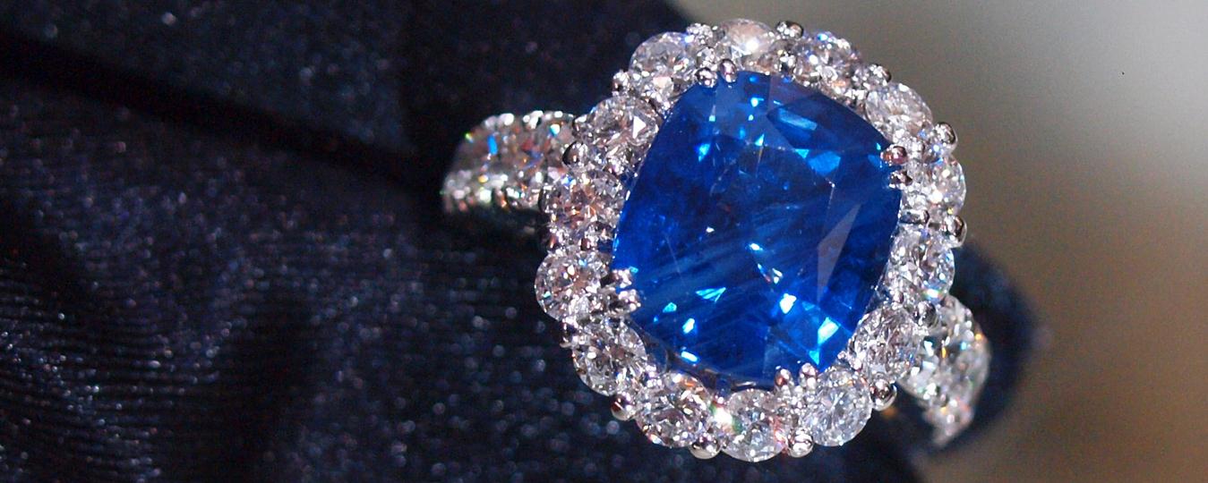Delhi Blue Sapphire Stone and its Curse — Curious Halt